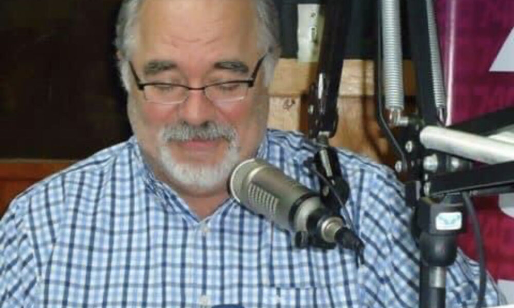Gran reconocimiento al locutor Manolo Almeida con la presentación del ...